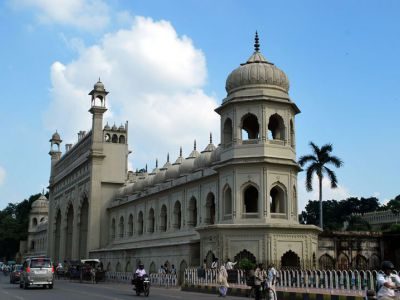 Bara Imambara Lucknow - History, Architecture, Address, Images